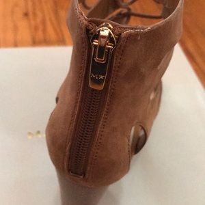 Marc Fisher | Shoes | Nwt Marc Fisher Designer Leather Sandals | Poshmark